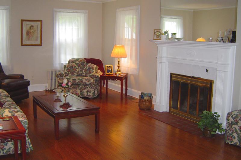 c. 1940 Colonial Revival in Freehold, New Jersey - OldHouses.com