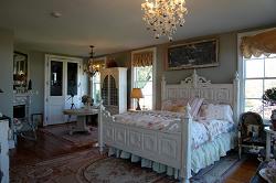 c. 1850 Victorian in Upper Grandview, New York - OldHouses.com