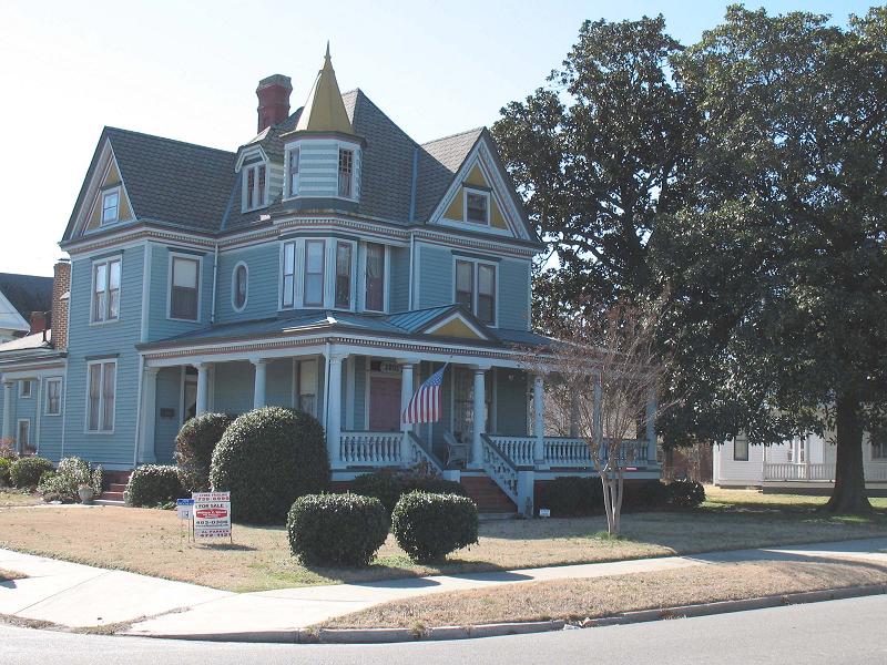 1898 Queen Anne Victorian in Portsmouth, Virginia - OldHouses.com