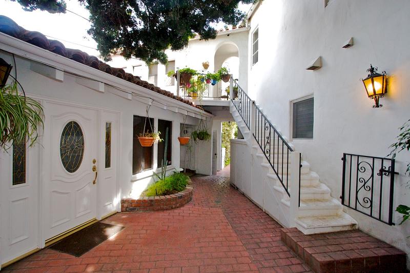 1926 Spanish Colonial Compound in Santa Ana, California - OldHouses.com