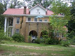 c. 1910 Georgian Colonial in Camden, Arkansas - OldHouses.com