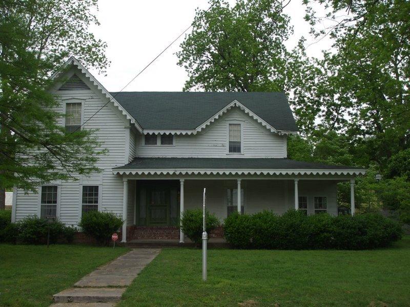 c. 1848 Folk Victorian in Friars Point, Mississippi - OldHouses.com