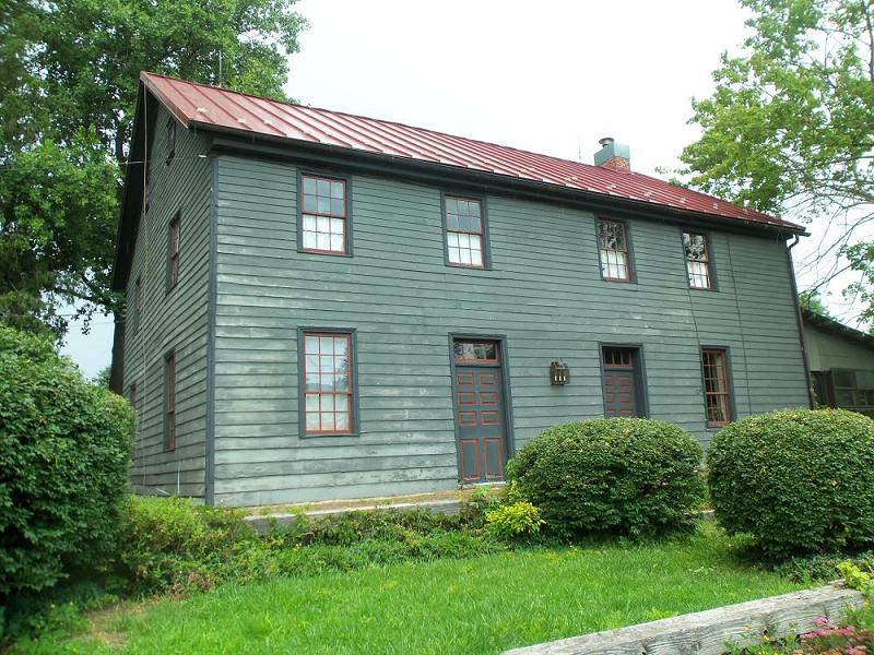 c. 1750 Colonial For Sale in East Berlin, Pennsylvania - OldHouses.com