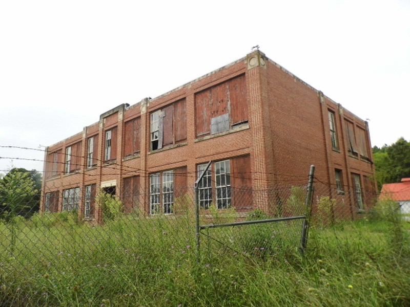 1925 School Building Sold in Rice, Virginia - OldHouses.com