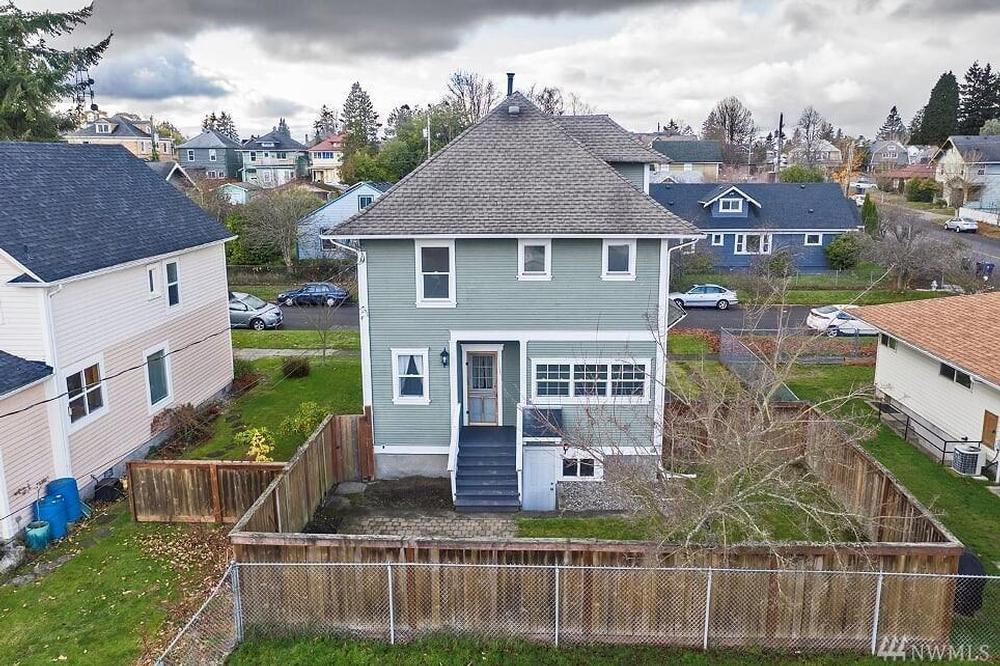 1908 American Foursquare Sold in Tacoma, Washington - OldHouses.com