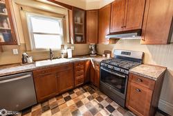 1902 Late Victorian Under Contract in Liscomb, Iowa - OldHouses.com